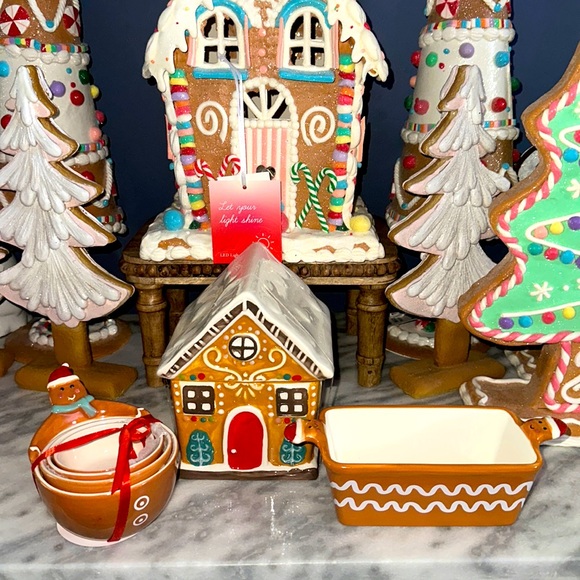 Kitchen | Gingerbread House Cookie Jar Measuring Cups And Loaf Pan Set ...